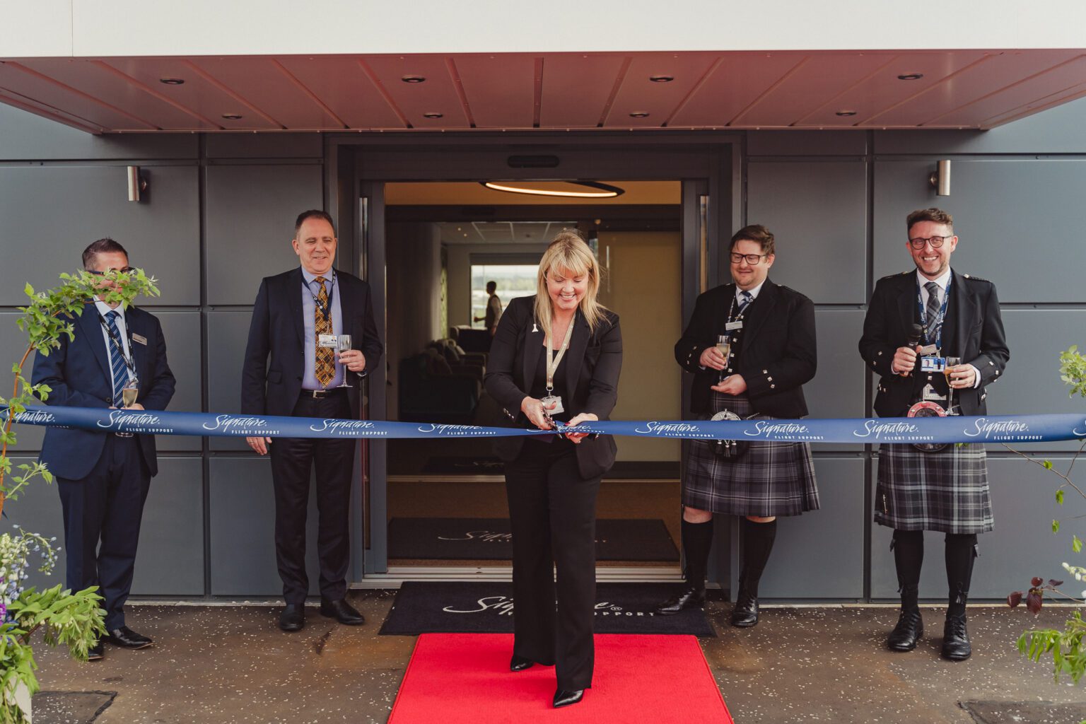 "Signature Aviation Unveils Stunning new build EDI Location with Grand ...